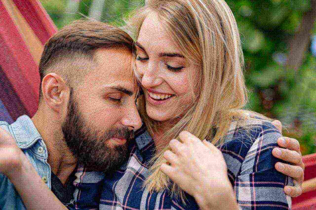 9 Signs You Have An Unexplainable Connection With Someone - Attraction ...