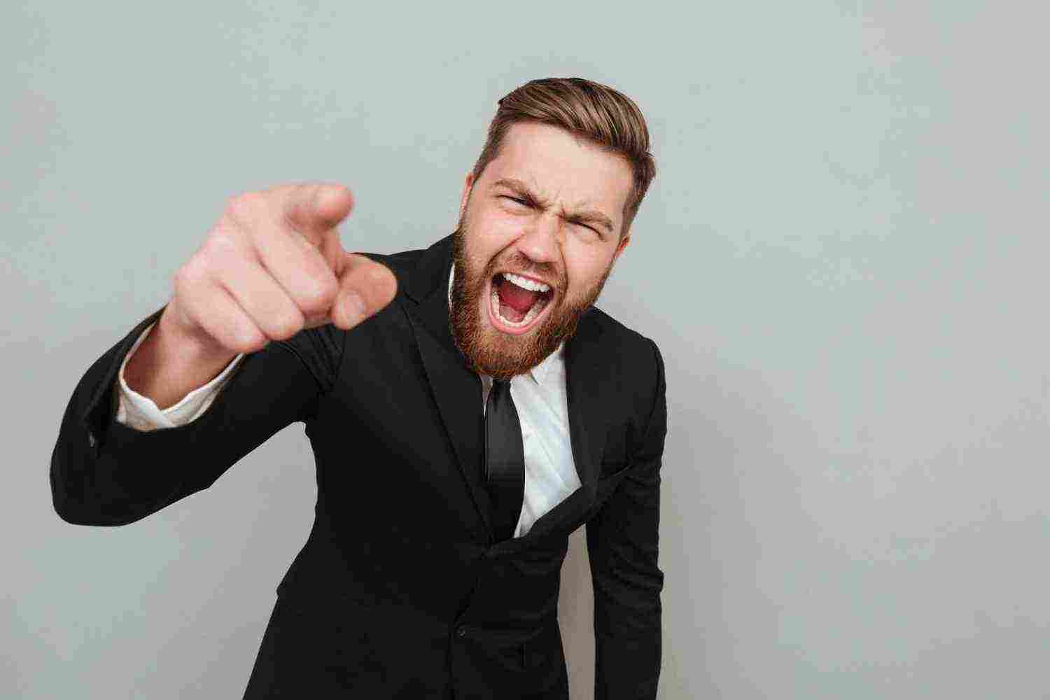 7 Signs of a Toxic Person - Attraction Diary