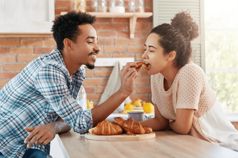 10 Signs Your Boyfriend Is A Feeder - Attraction Diary